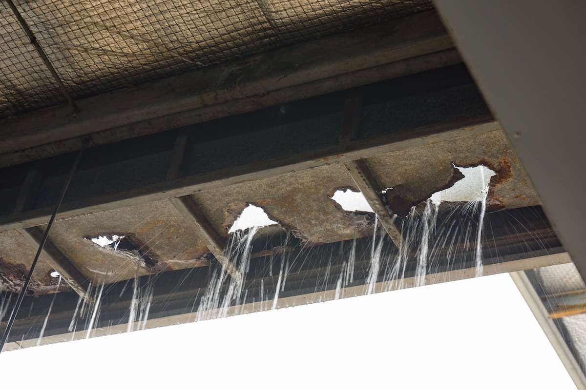 5 Smart Ways To Master Metal Roof Leak Repair